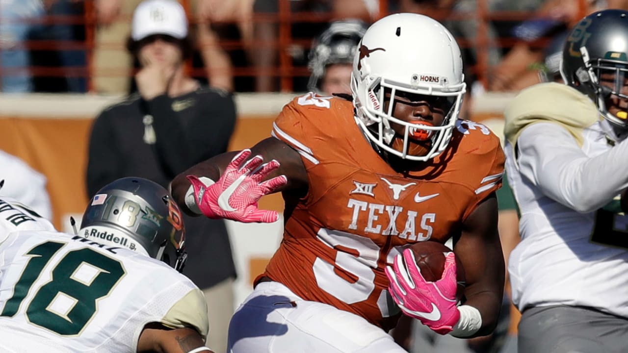 D'Onta Foreman runs wild as Texas beats Baylor, 35-34
