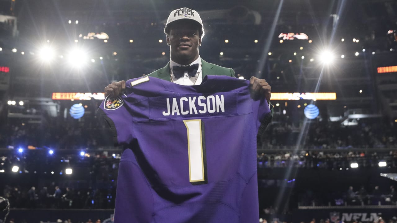 Baltimore Ravens select Lamar Jackson No. 32 overall in 2018