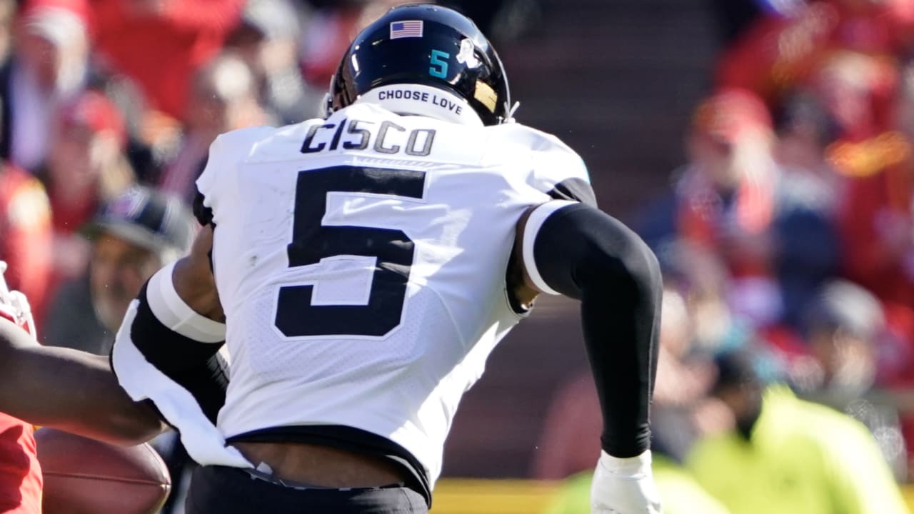 Jacksonville Jaguars safety Andre Cisco displays WR-level hands on INT ...