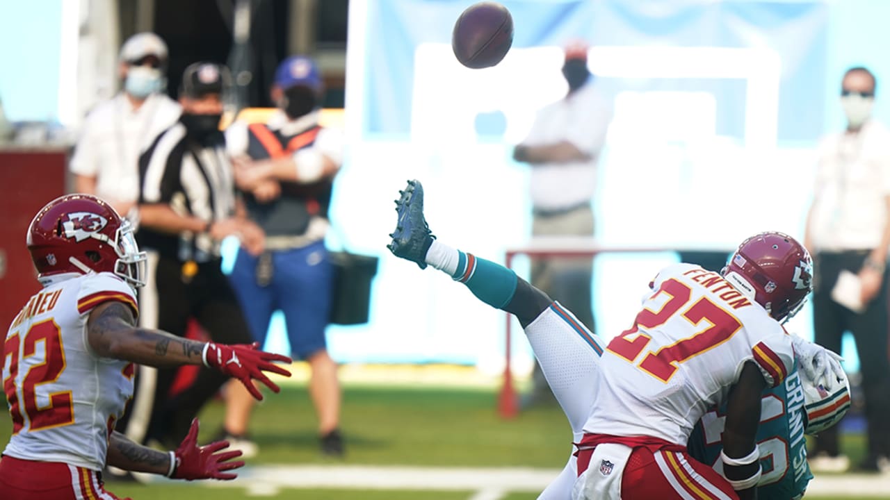 Tip drill! Kansas City Chiefs safety Tyrann Mathieu nabs Miami Dolphins ...