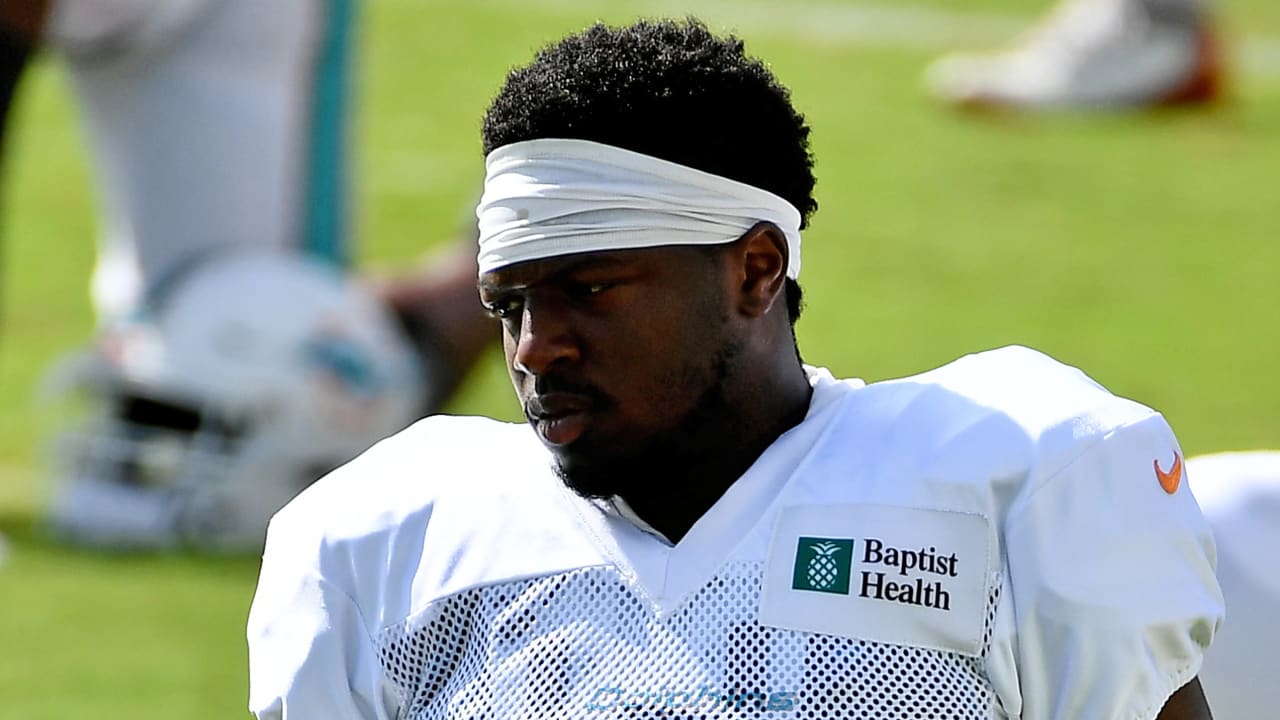 Miami Dolphins release Jordan Howard after RB played five games