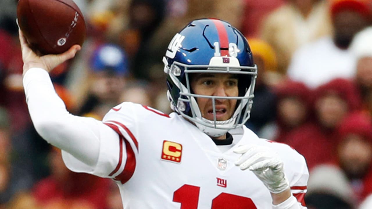 Eli drops in 30-yard dime to Coleman down the sideline