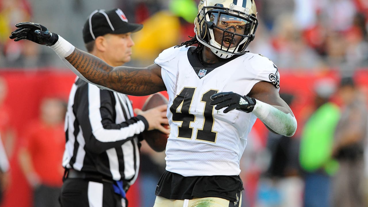 Saints clinch NFC South title despite loss to Bucs