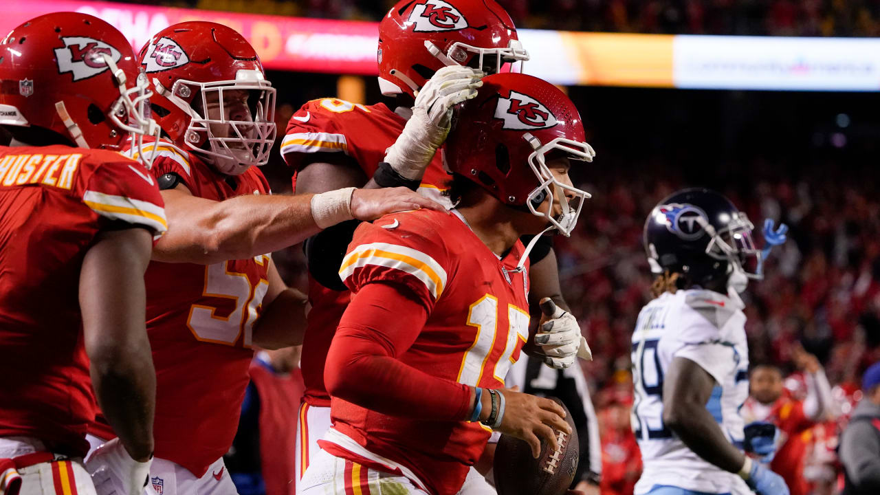 Can't-Miss Play: Kansas City Chiefs quarterback Patrick Mahomes' CLUTCH 14-yard touchdown run ...