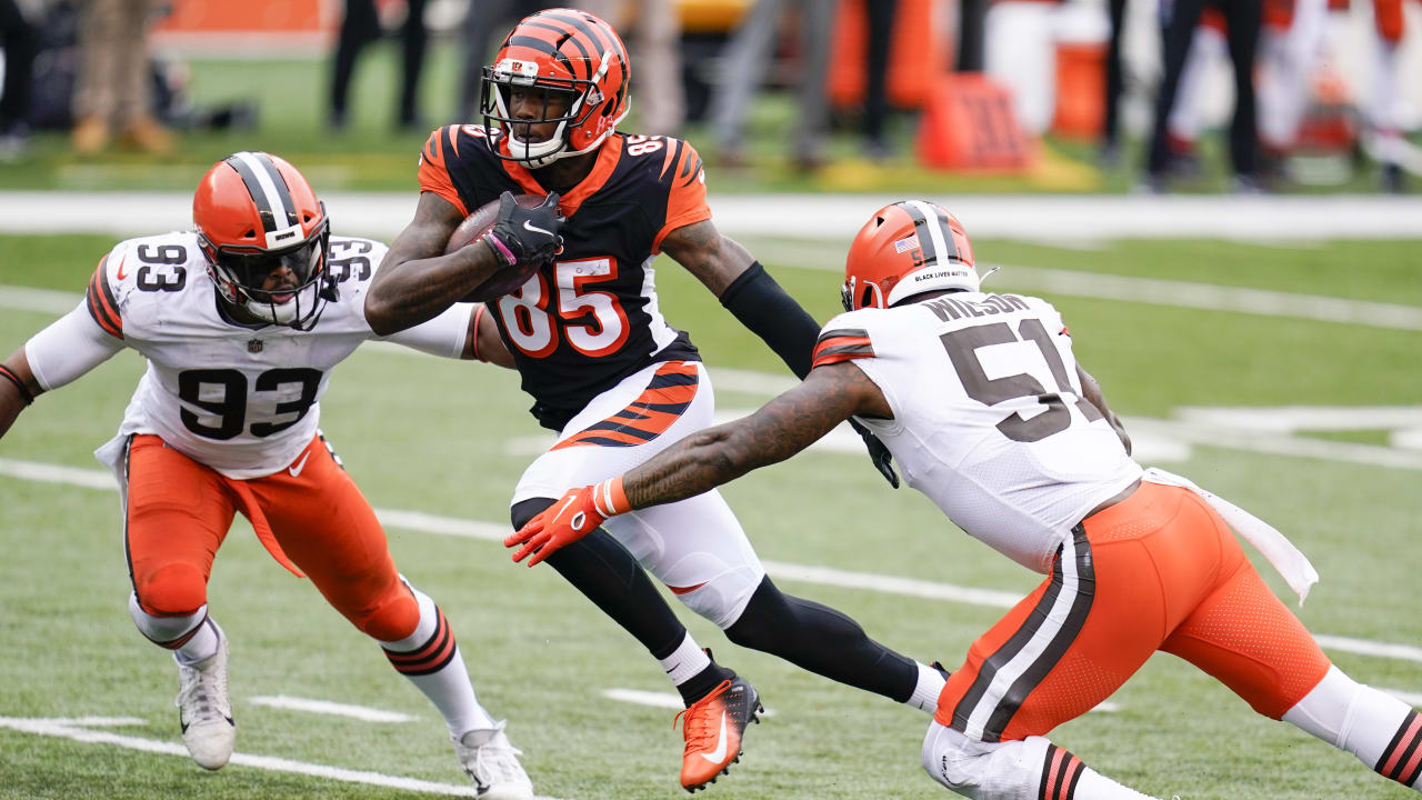 Cincinnati Bengals wide receiver Tee Higgins slips three would-be ...