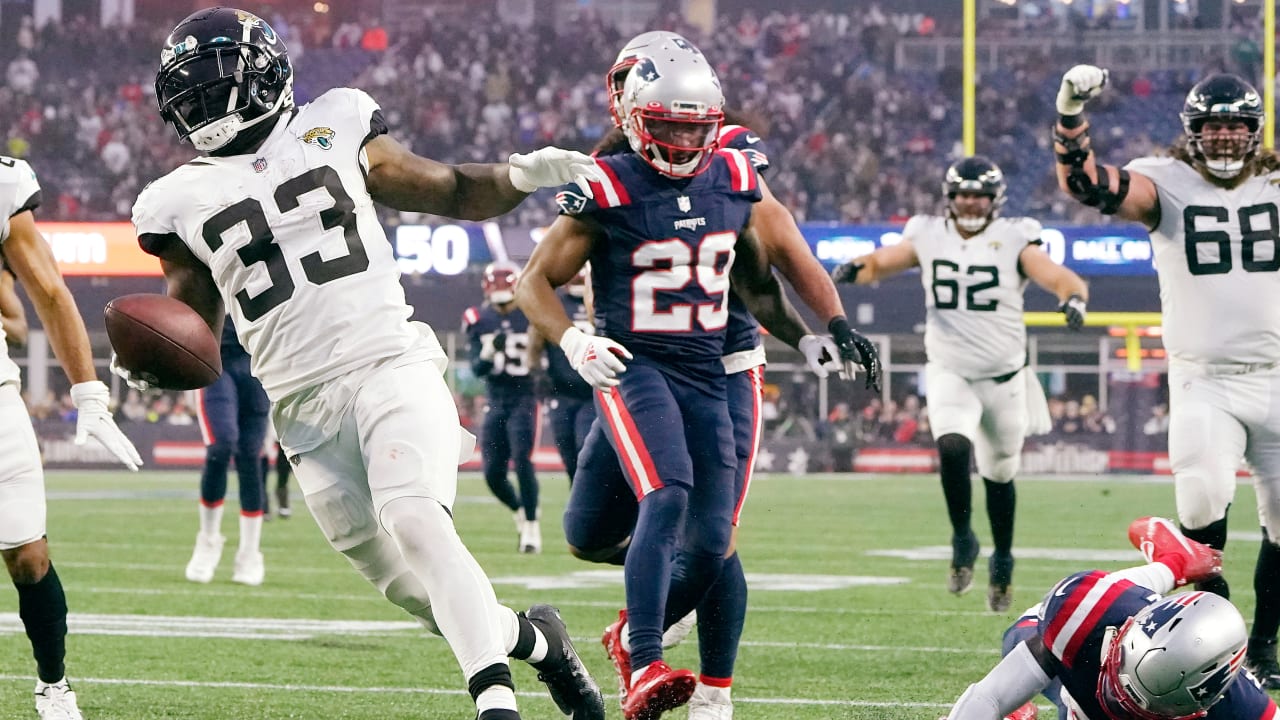 Jacksonville Jaguars running back Dare Ogunbowale takes quarterback ...