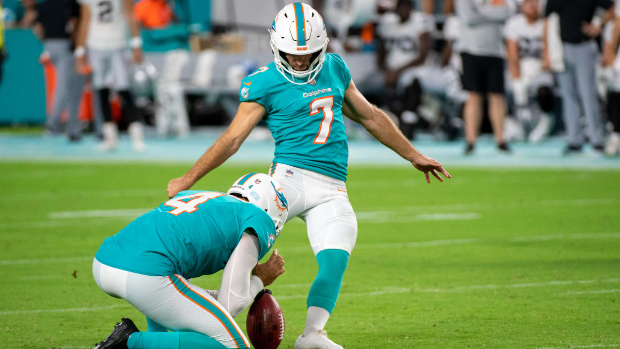 Miami Dolphins kicker Jason Sanders in midseason form on 55-yard FG