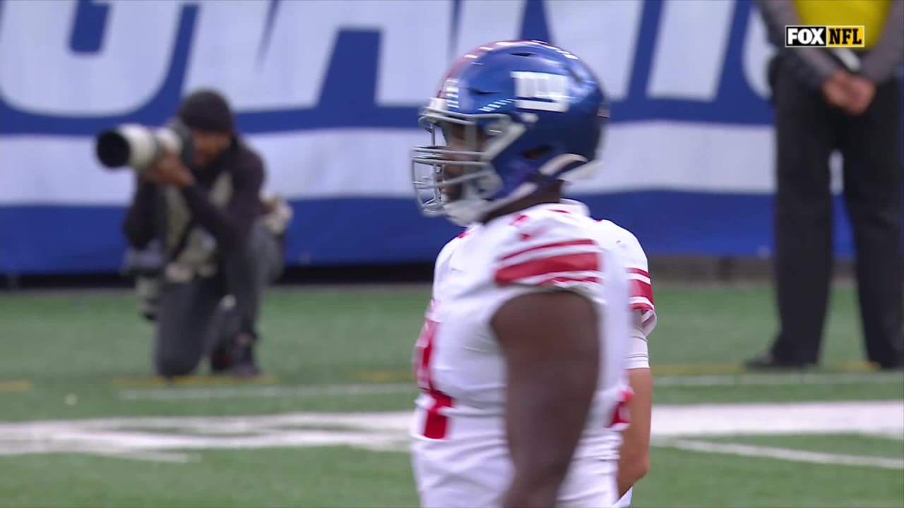 Los Angeles Rams cornerback Robert Rochell looks like intended receiver ...