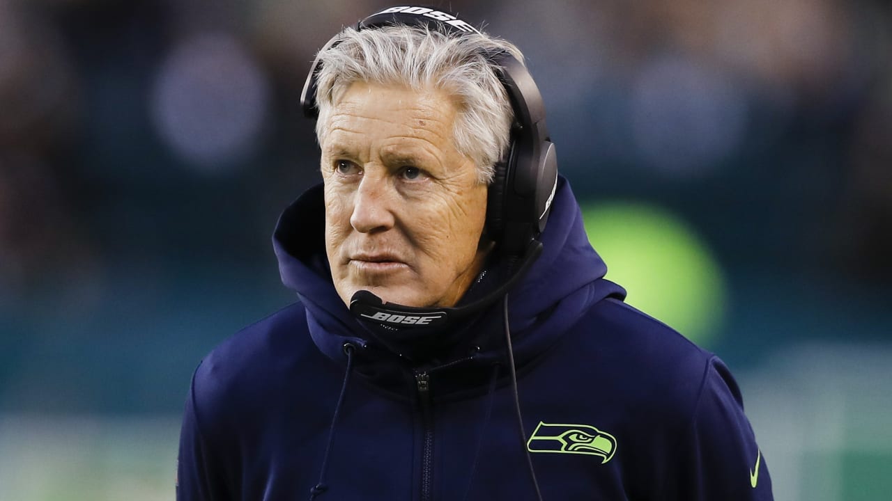 Carroll responds to Jets DC: 'We don't make as many mistakes as he does'