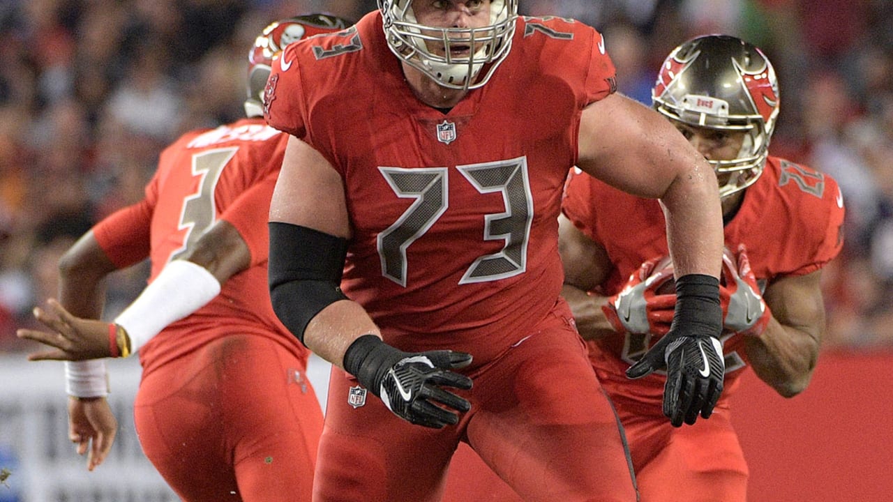 Former Buccaneers OL J.R. Sweezy visiting Seahawks