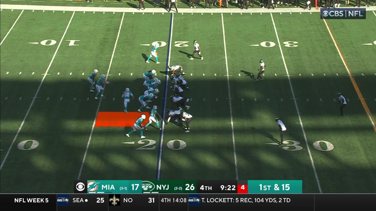 New York Jets linebacker Carl Lawson frees football allowing defensive ...