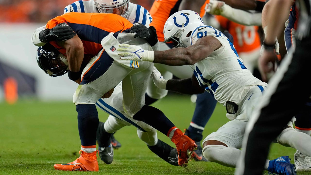 Indianapolis Colts defensive tackle DeForest Buckner, defensive end ...