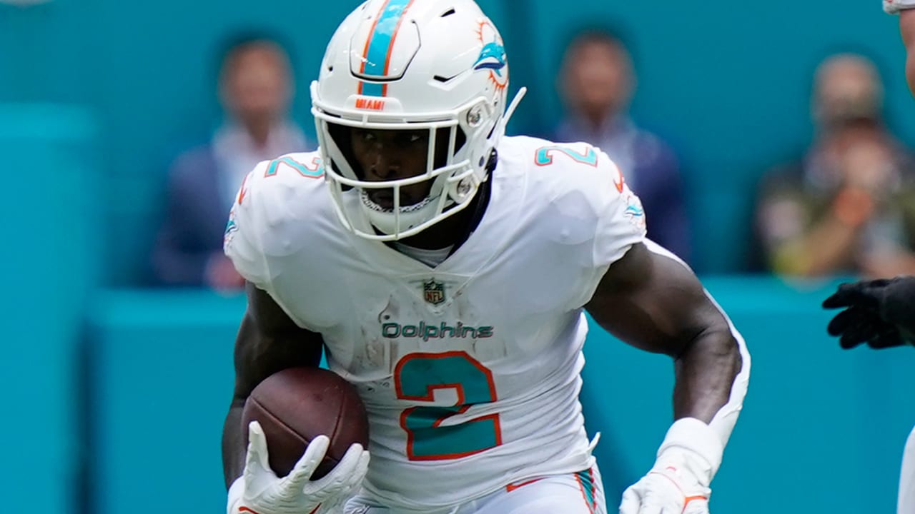 Miami Dolphins running back Chase Edmonds has Alvin Kamara-like balance ...
