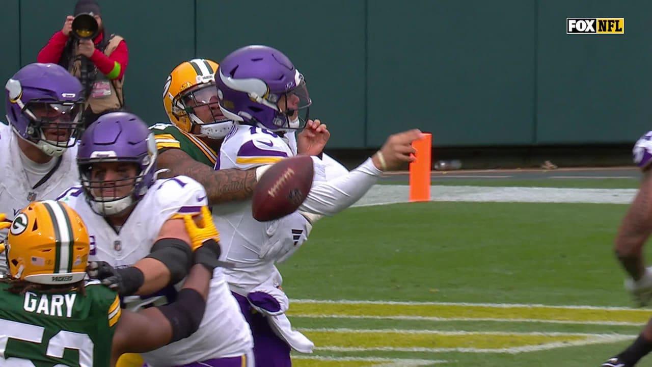 Can't-Miss Play: Green Bay Packers linebacker Preston Smith strip-sacks ...