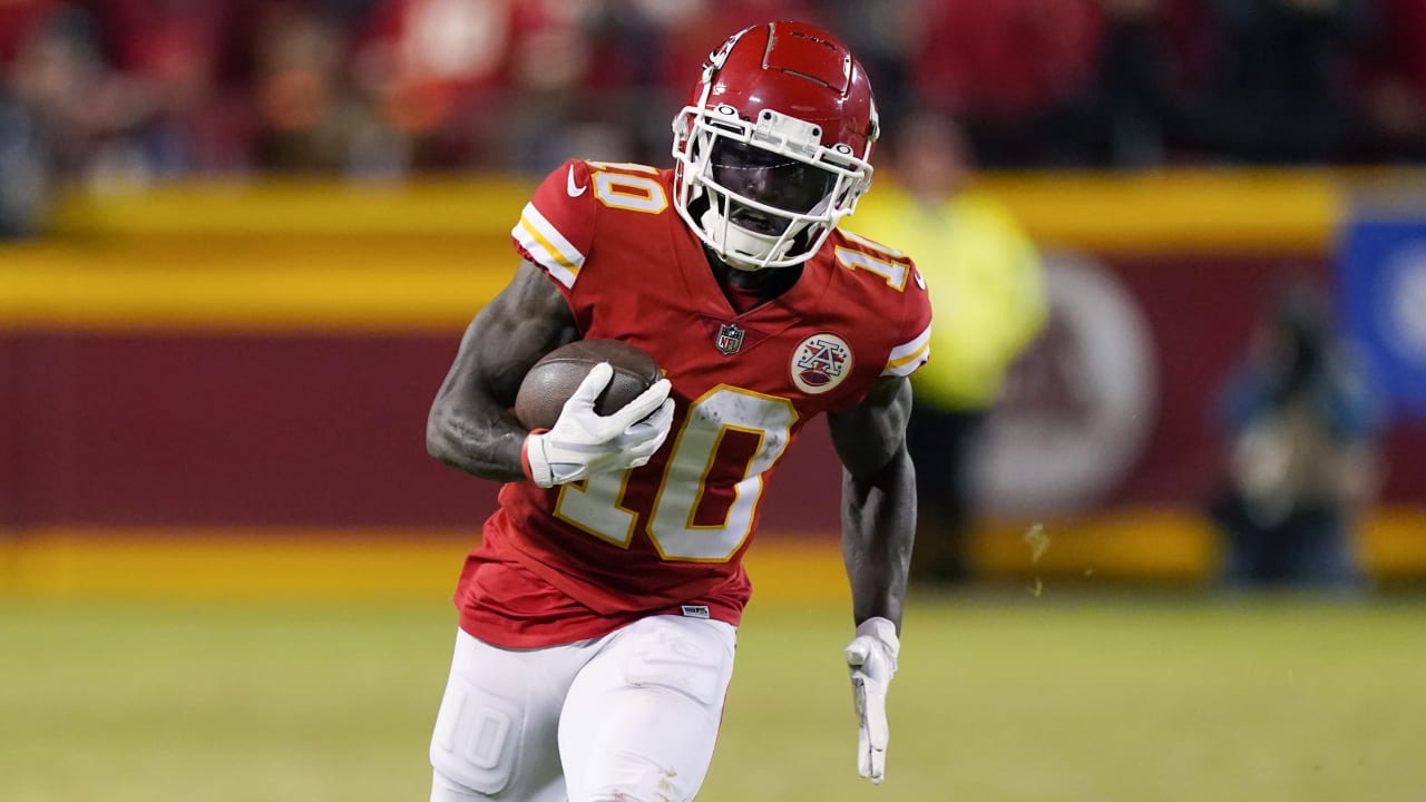 Can't-Miss Play: Kansas City Chiefs wide receiver Tyreek Hill weaves ...