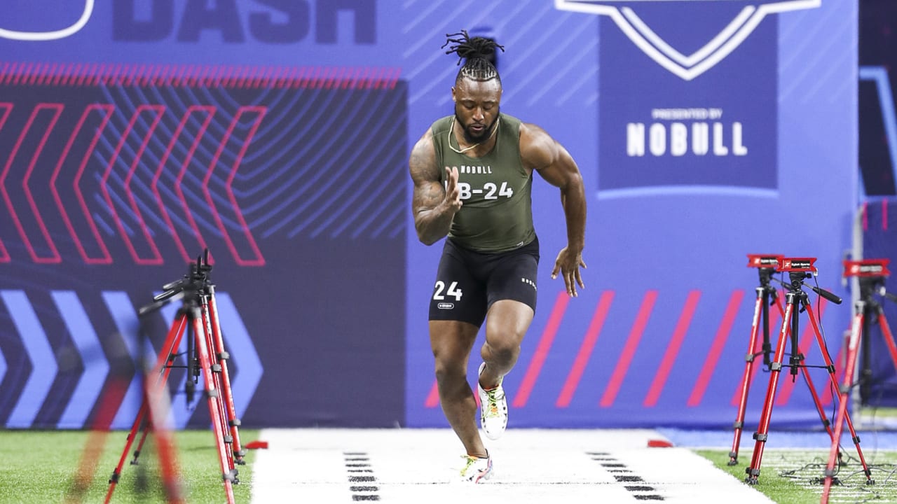 Linebacker Owen Pappoe runs official 4.39-second 40-yard dash at the ...