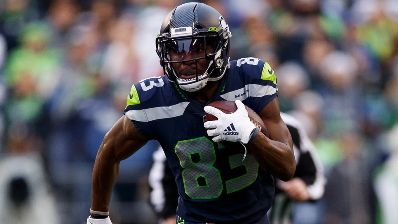 Seahawks WR David Moore signs RFA tender