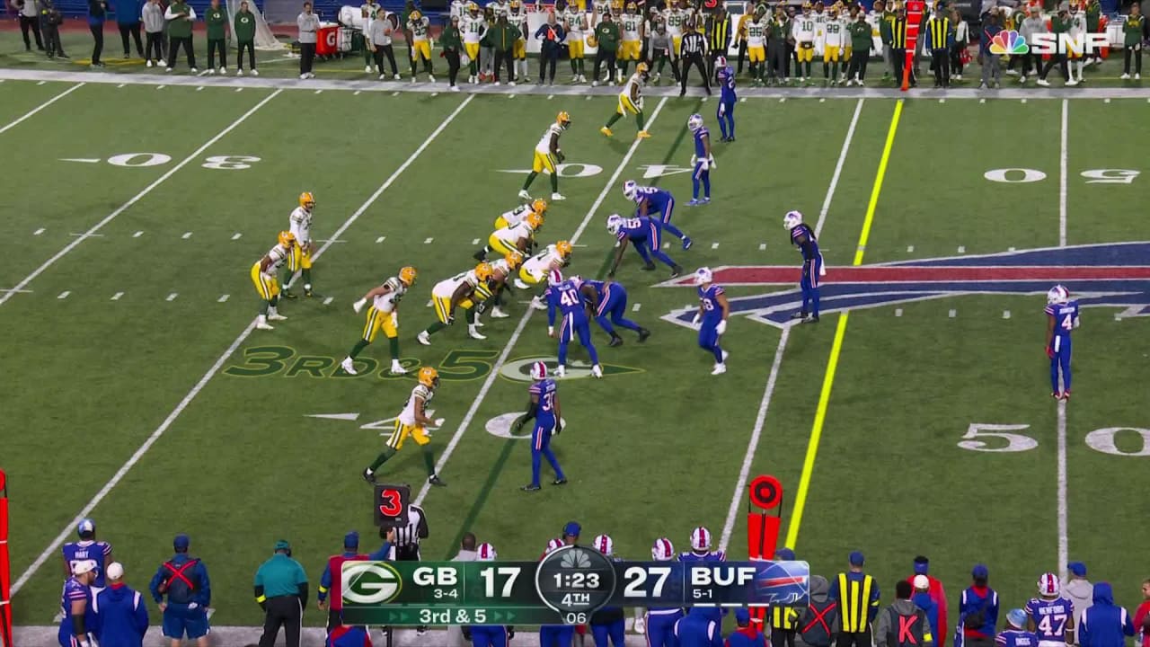 Green Bay Packers quarterback Aaron Rodgers slings a 22-yard back ...
