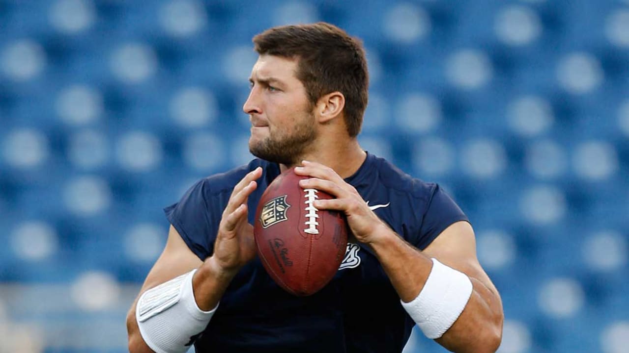 Philadelphia Eagles see improvement in Tim Tebow