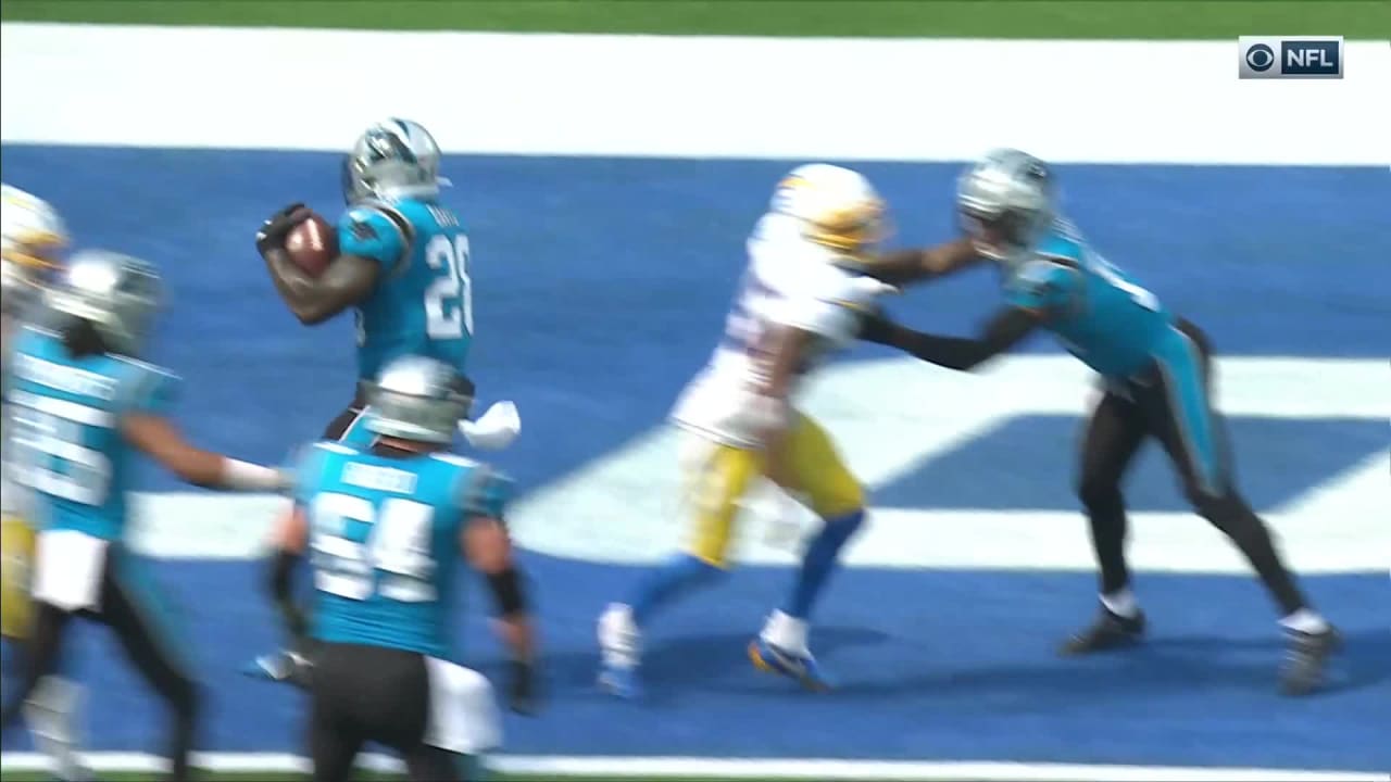 Carolina Panthers running back Mike Davis uses convoy of blocker to ...