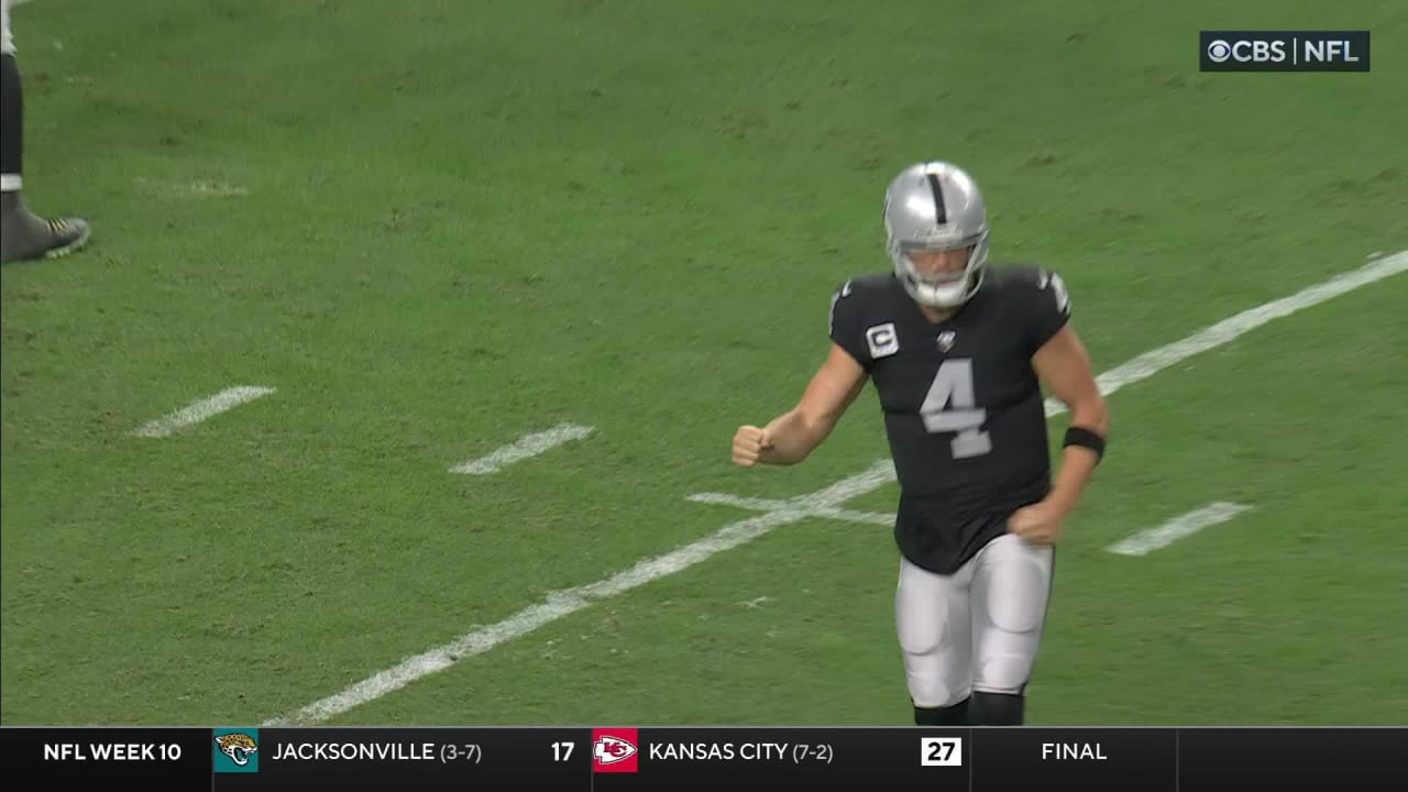 Las Vegas Raiders running back Josh Jacobs bulls his way in for game ...