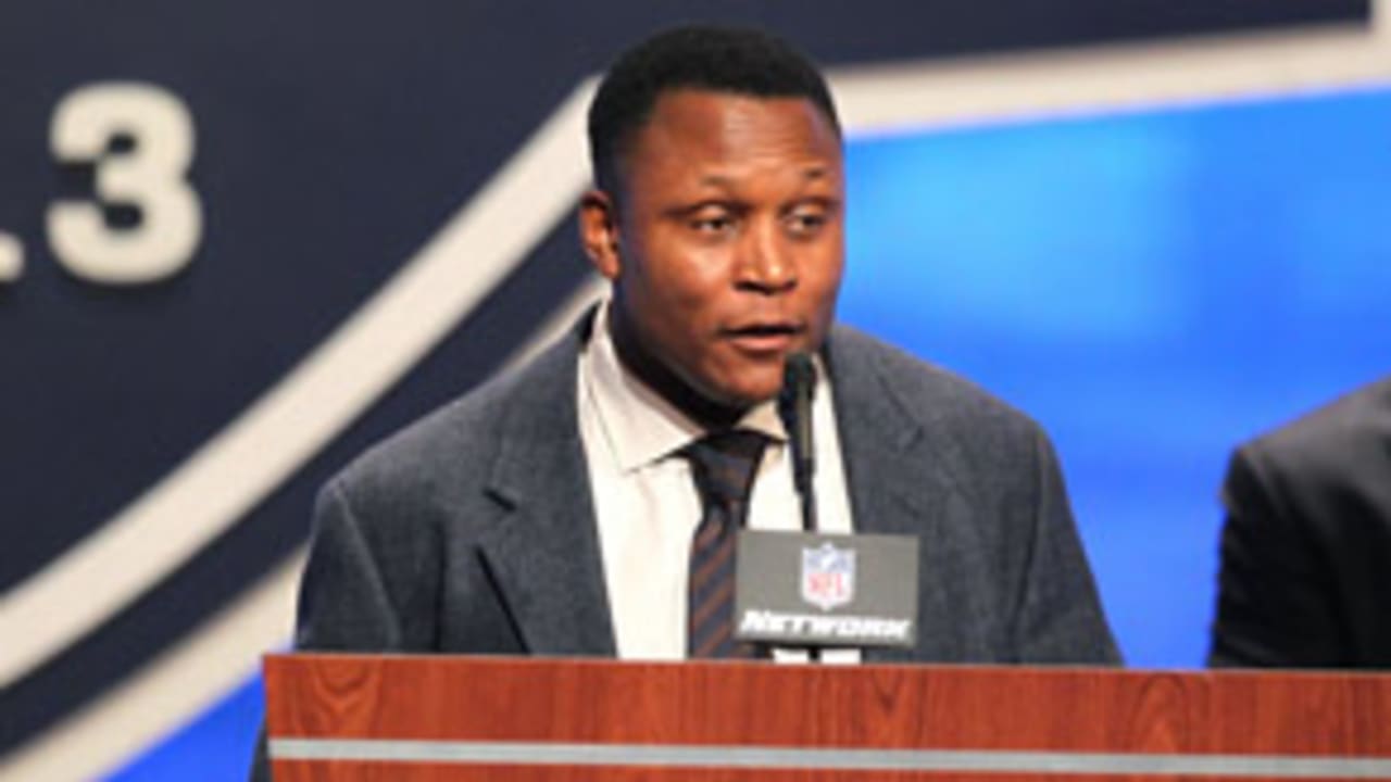 Former NFL players react to concussion lawsuit settlement