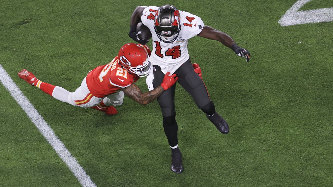 Kansas City Chiefs cornerback Bashaud Breeland's pass interference ...