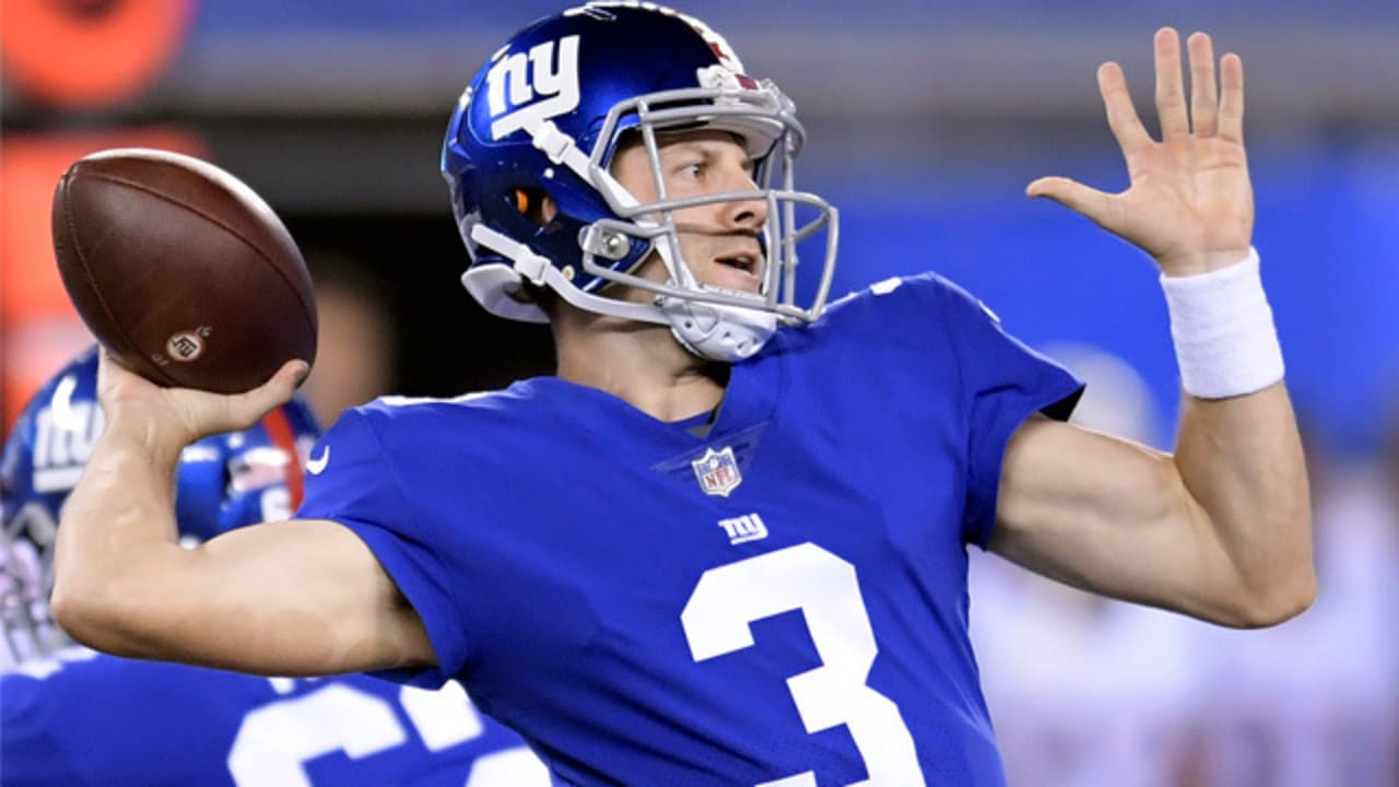 Alex Tanney tosses 8-yard TD to Alonzo Russell