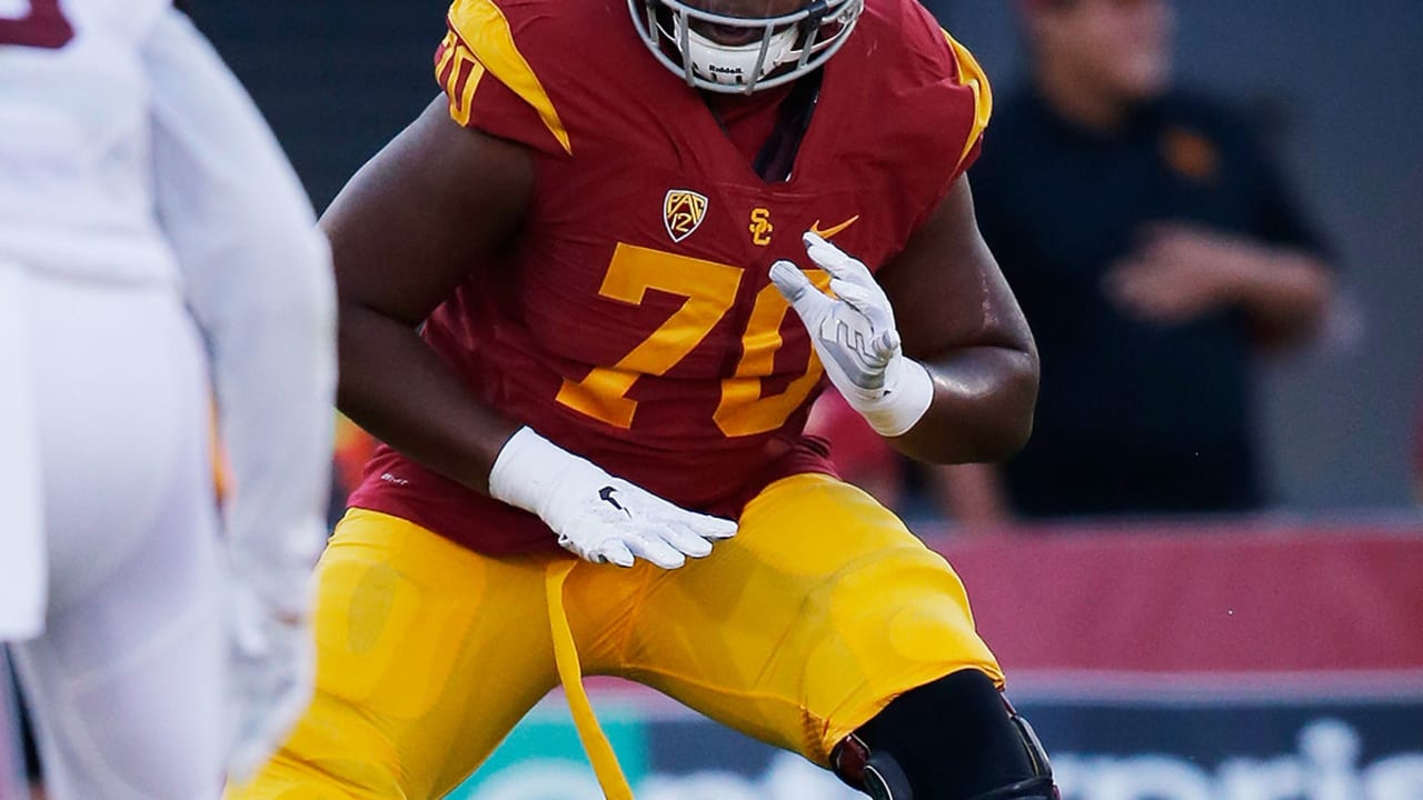 Chuma Edoga ejected for making contact with official