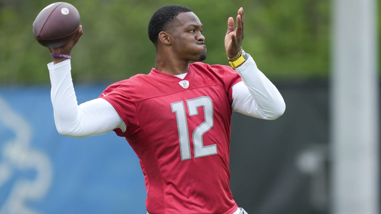 Lions rookie QB Hendon Hooker (knee) preparing himself mentally at OTAs ...