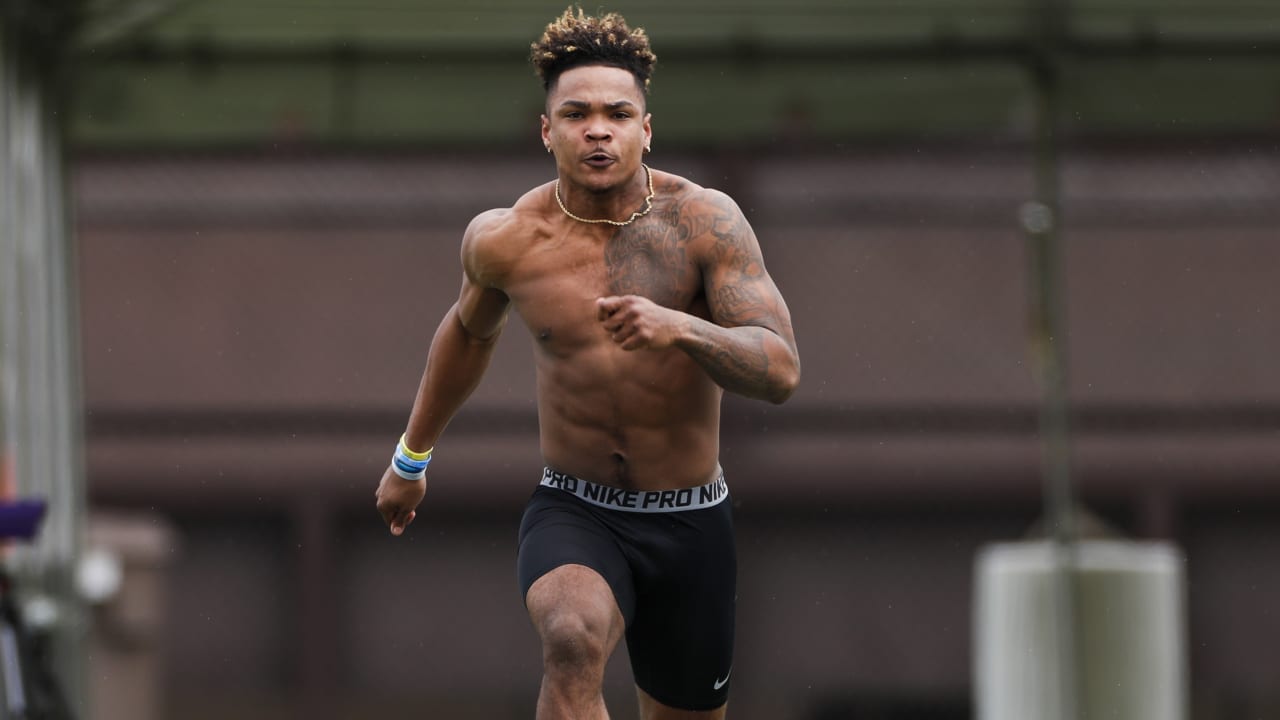 Stanford Cardinal wide receiver Connor Wedington runs unofficial 4.44 ...