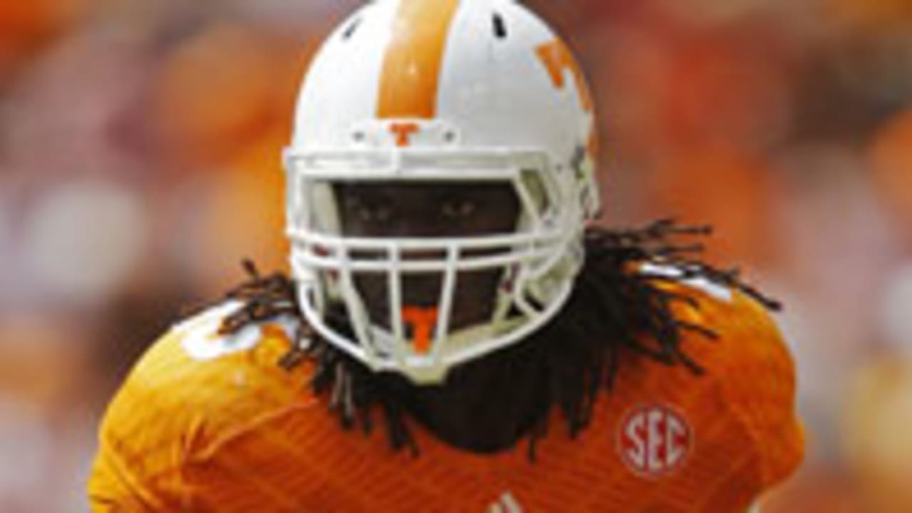 A.J. Johnson explains reasons for putting off NFL draft entry