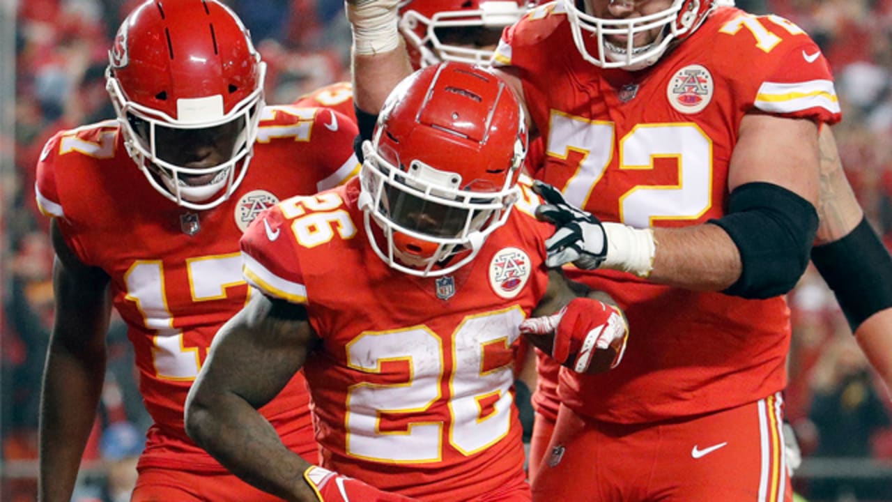 Damien Williams burrows into the end zone for second TD