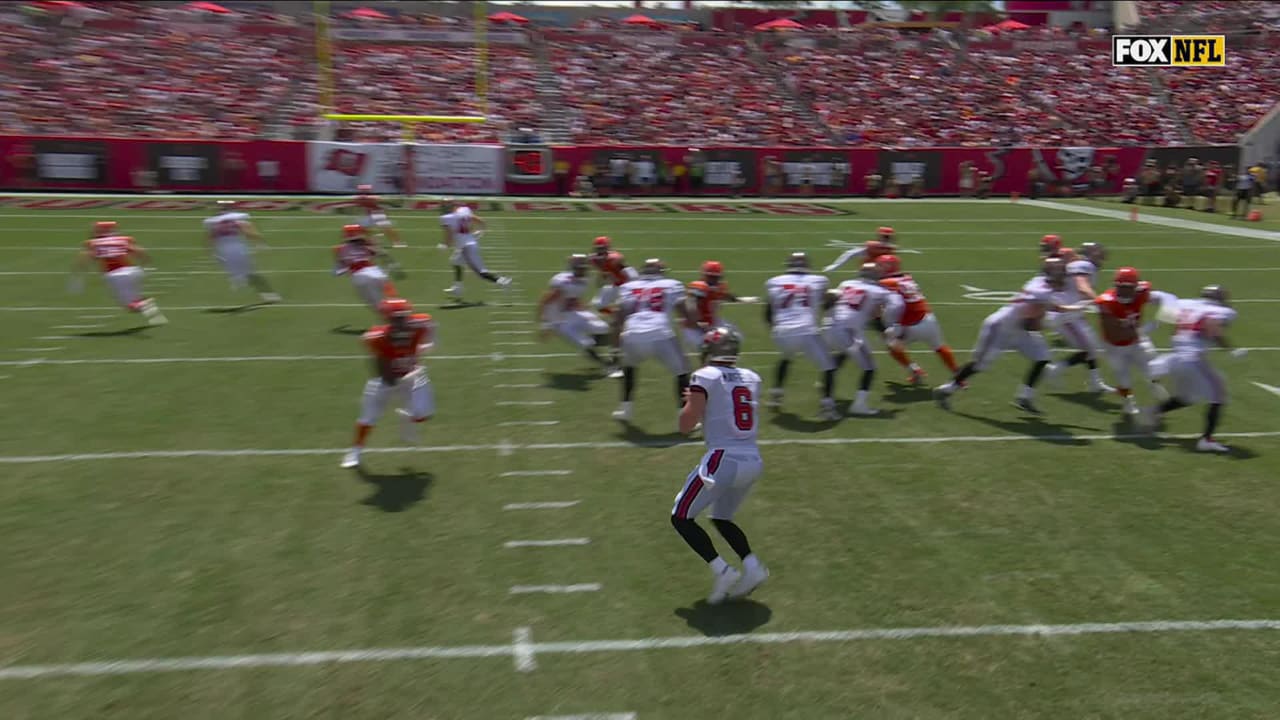 Tampa Bay Buccaneers quarterback Baker Mayfield slips away from sack ...