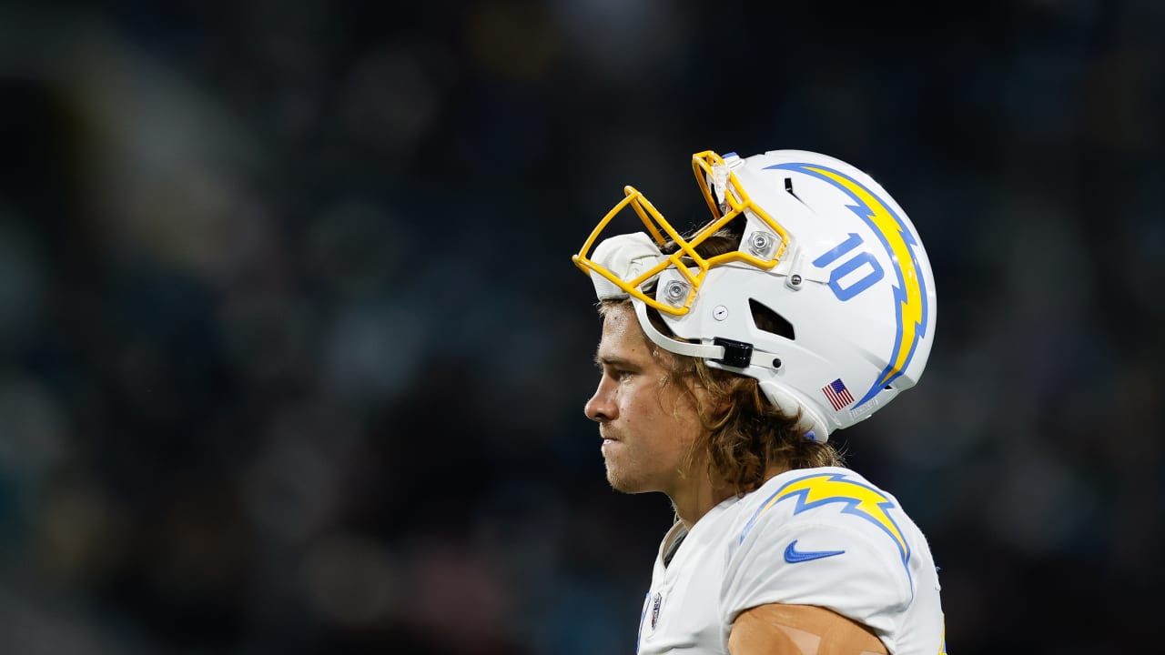 Chargers QB Justin Herbert (shoulder) ‘getting closer to 75 percent’ in ...