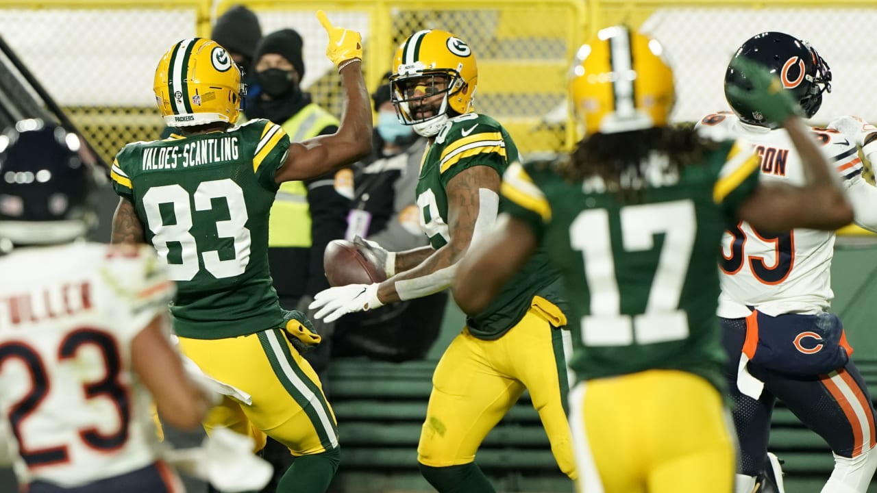 Green Bay Packers tight end Marcedes Lewis makes it look easy on third ...