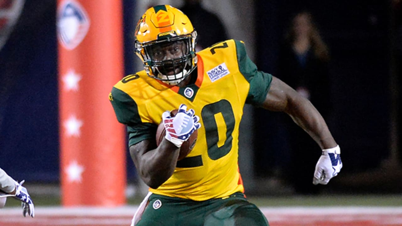 Tim Cook speeds down the sideline for 28-yard run