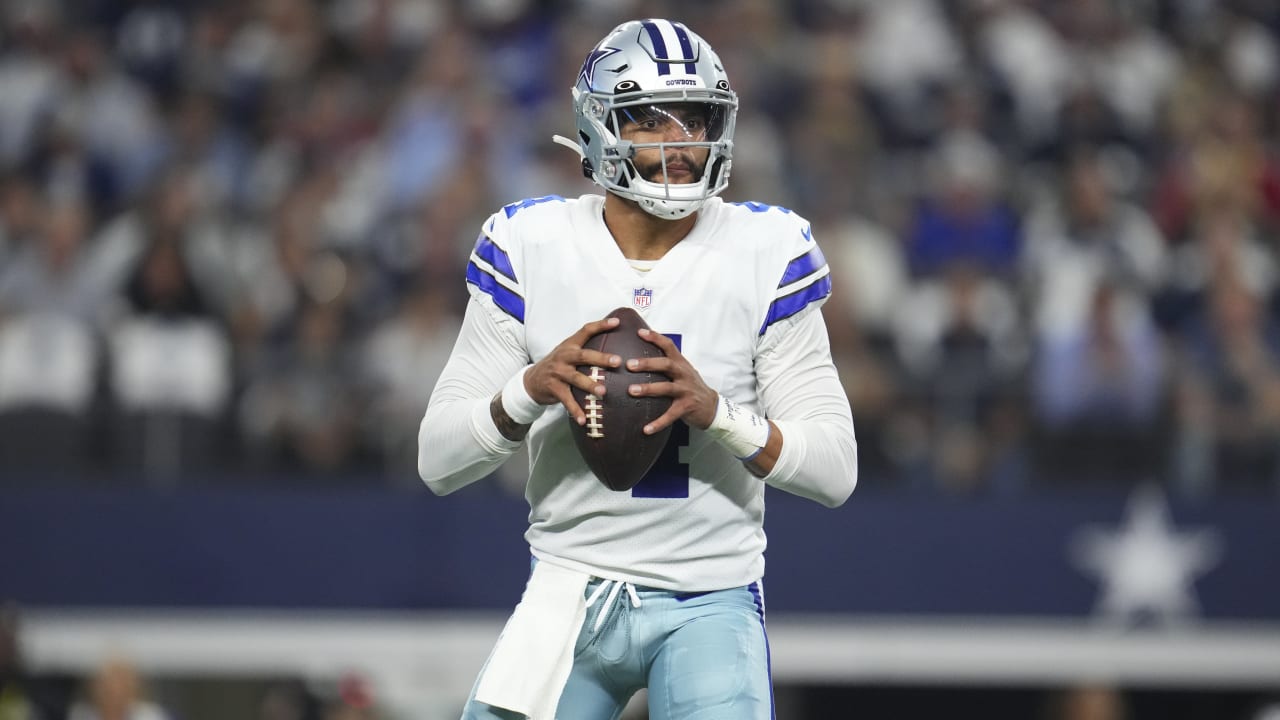Dallas Cowboys quarterbak Dak Prescott connects with Cowboys wide ...