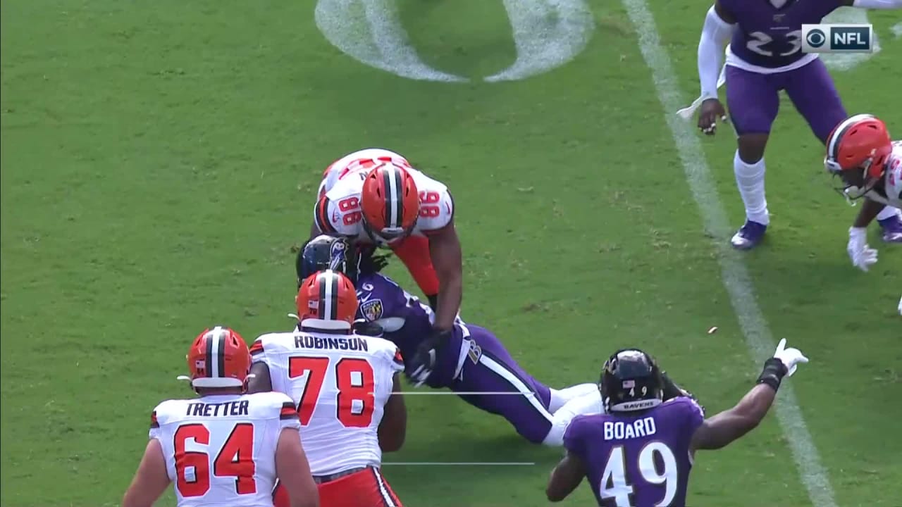 Maurice Canady jumps Baker Mayfield's throw on RPO for first career INT