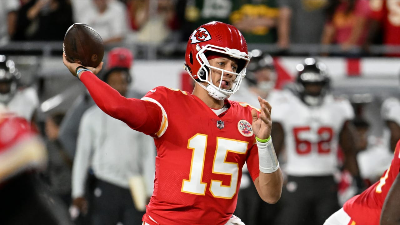 Tampa Bay Buccaneers quarterback Patrick Mahomes flashes MLB-level arm ...