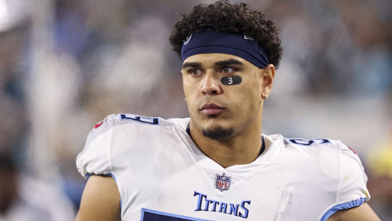 Tennessee Titans linebacker Rashad Weaver recovers the Jaguars ...