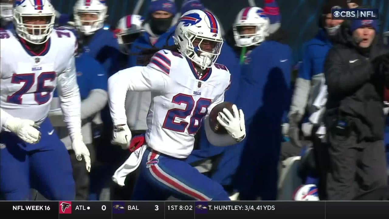 Buffalo Bills running back James Cook hits afterburners to outside for ...