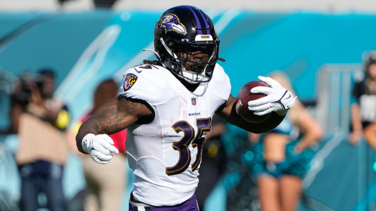 Baltimore Ravens running back Gus Edwards validates his 'Gus Bus ...