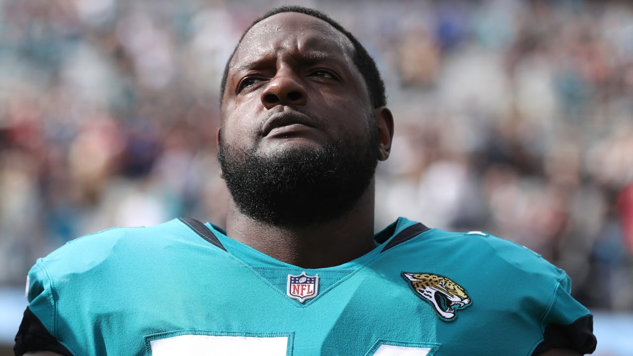 NFL Network's Ian Rapoport: Offensive tackle Cam Robinson agrees to ...