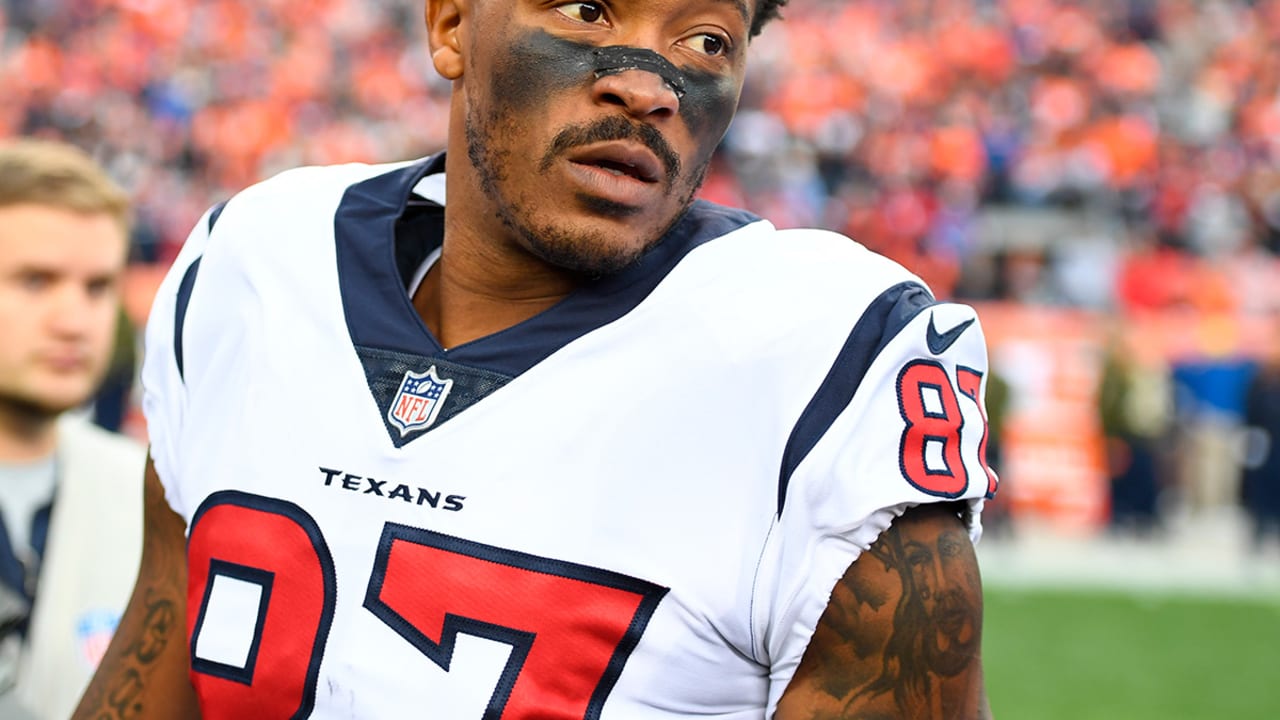 Demaryius Thomas suffers minor injuries in rollover crash