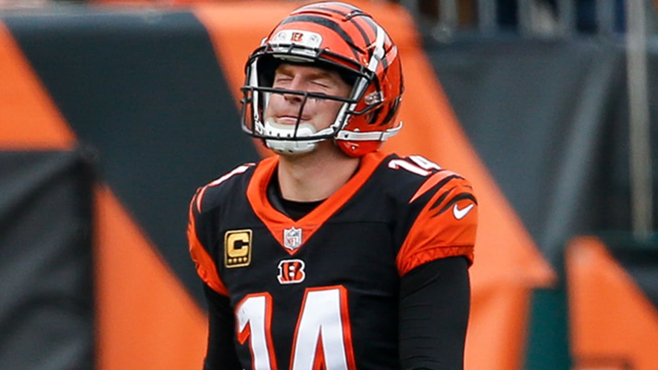 Dalton exits game after high snap turnover