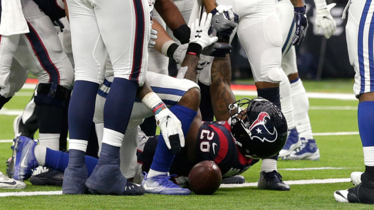 Lamar Miller DIVES into the end zone for a TD