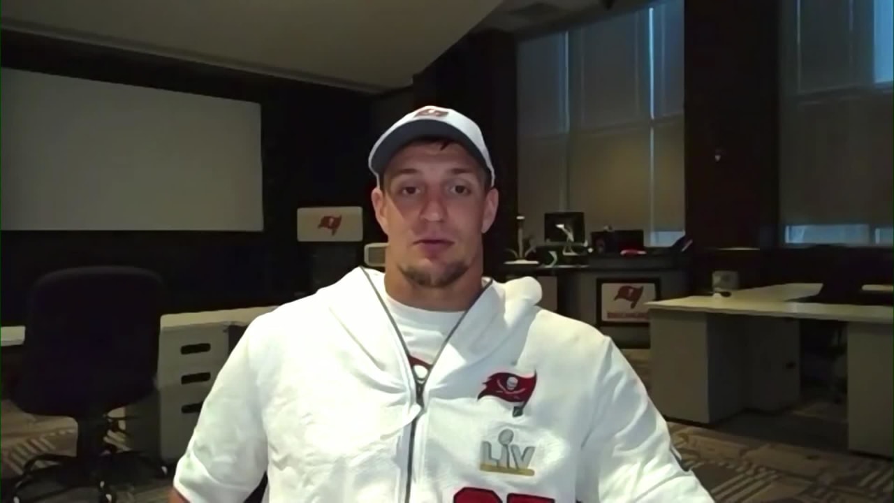 NFL Network's Kay Adams tests Tampa Bay Buccaneers tight end Rob ...