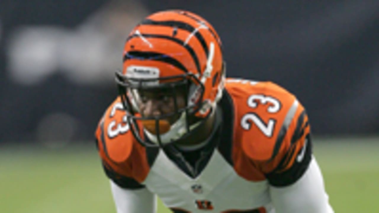 Terence Newman re-signs with Cincinnati Bengals
