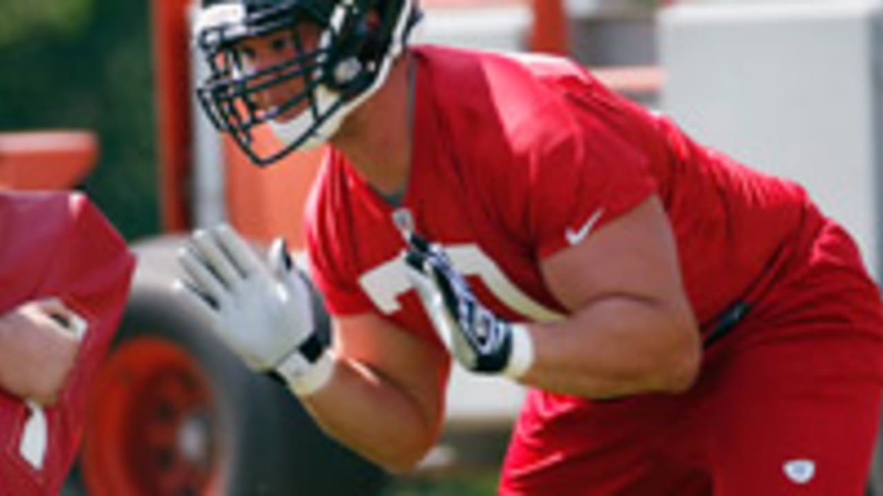 Jake Matthews, Atlanta Falcons agree to terms